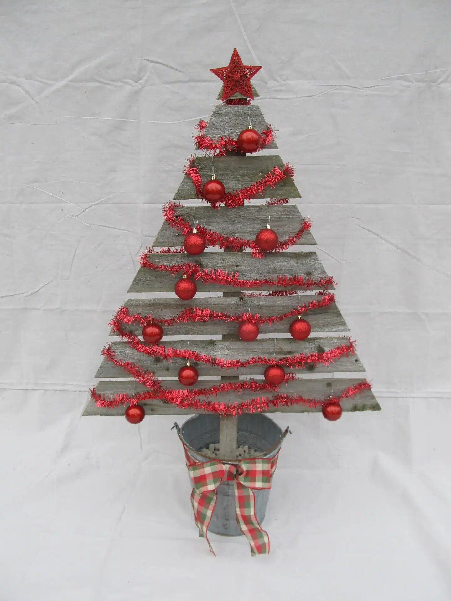 Reclaimed Wood Christmas Trees - My Repurposed Life®
