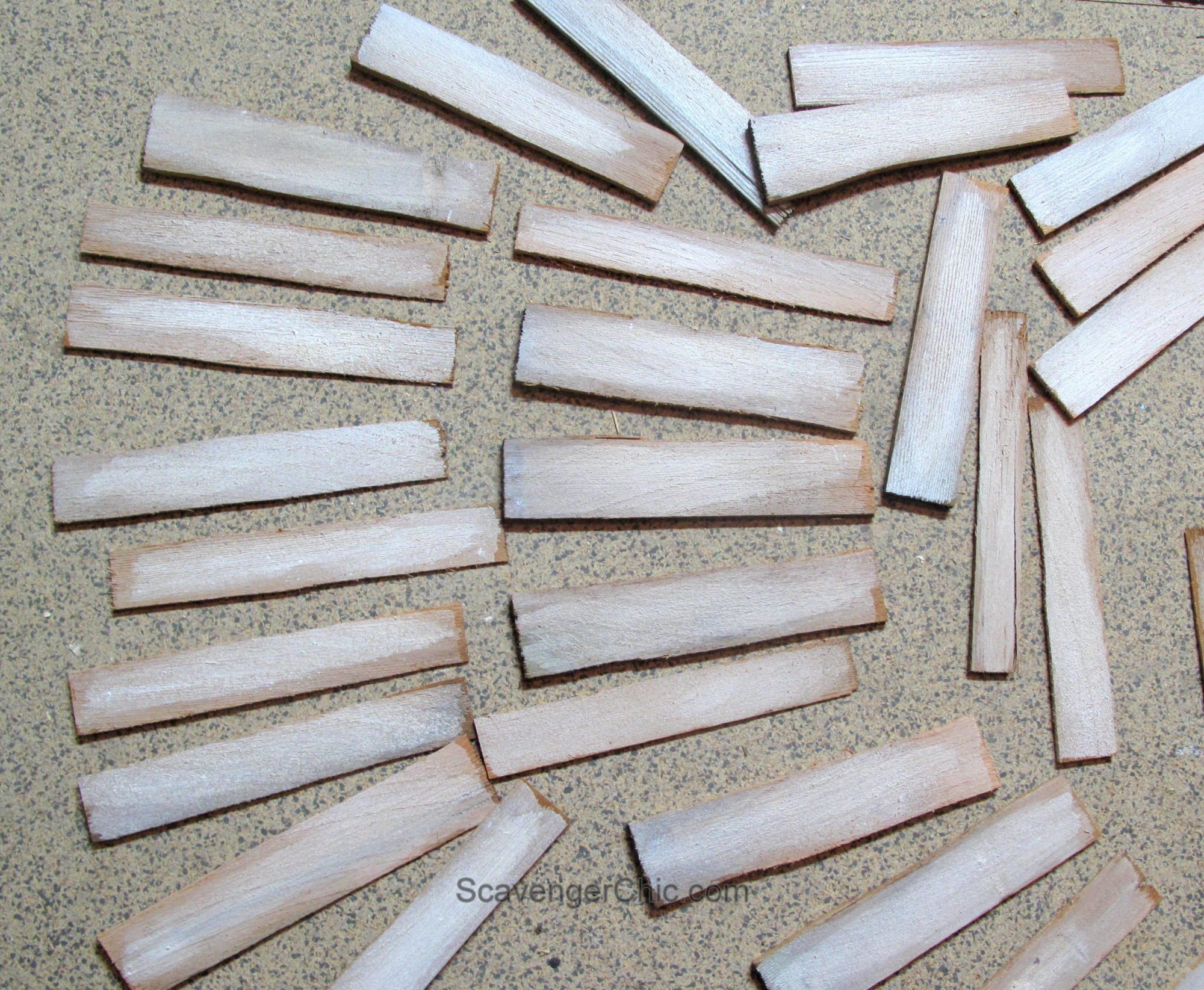 Pallet Wood Christmas Tree diy - My Repurposed Life®