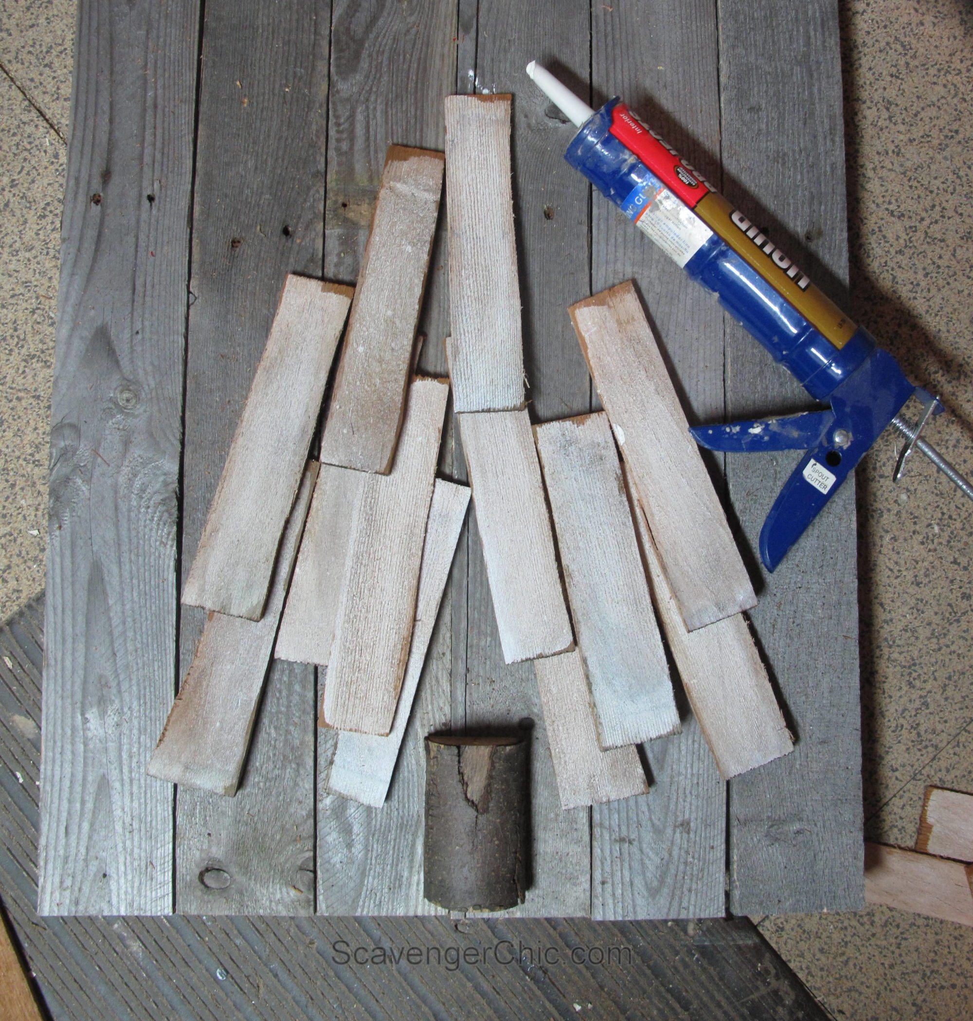 Pallet Wood Christmas Tree diy - My Repurposed Life®