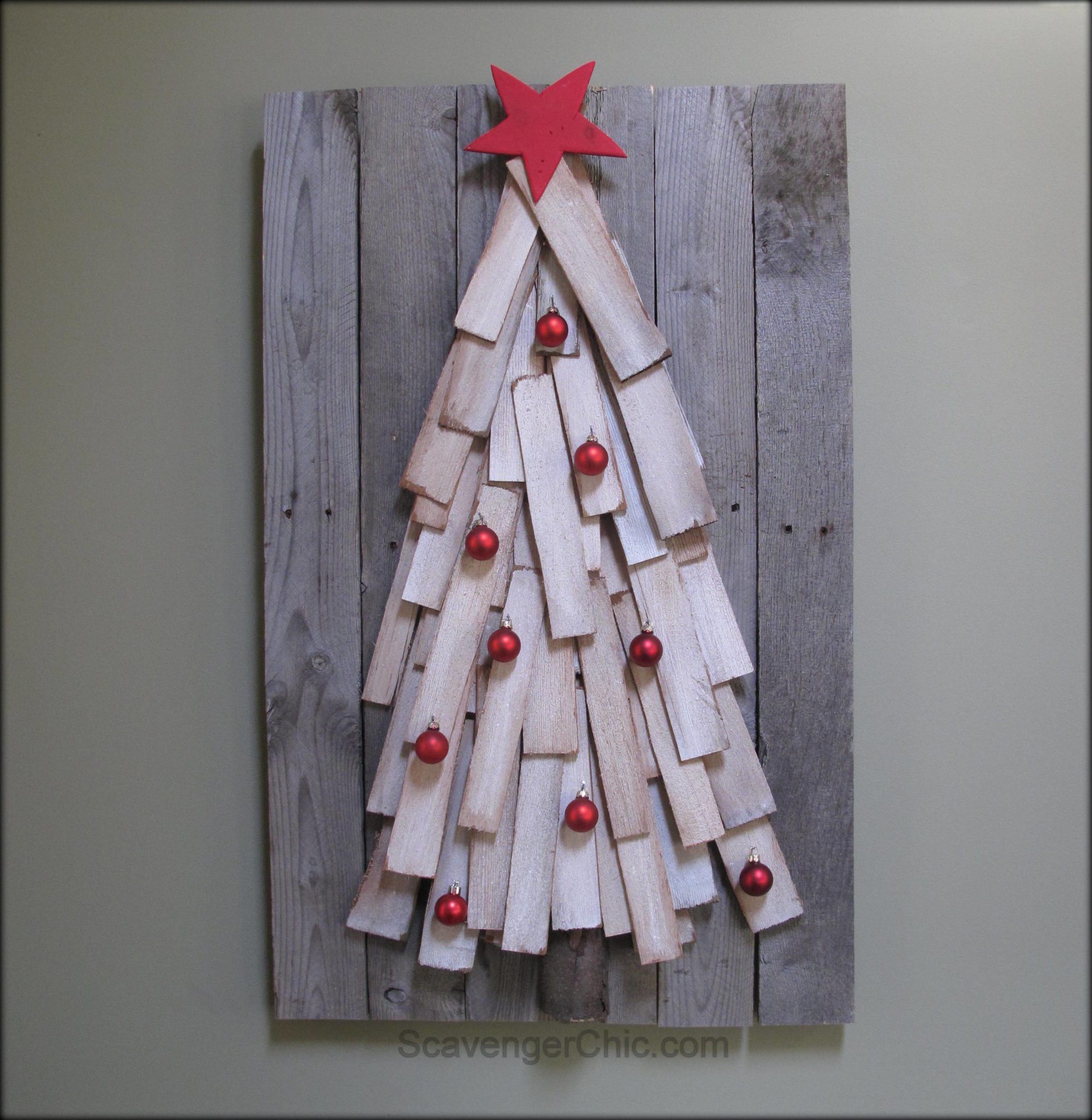 Pallet Wood Christmas Tree diy - My Repurposed Life®