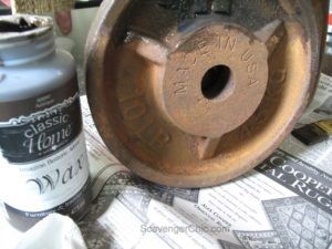 Unique Bookends using 10 Pound Weights - My Repurposed Life®