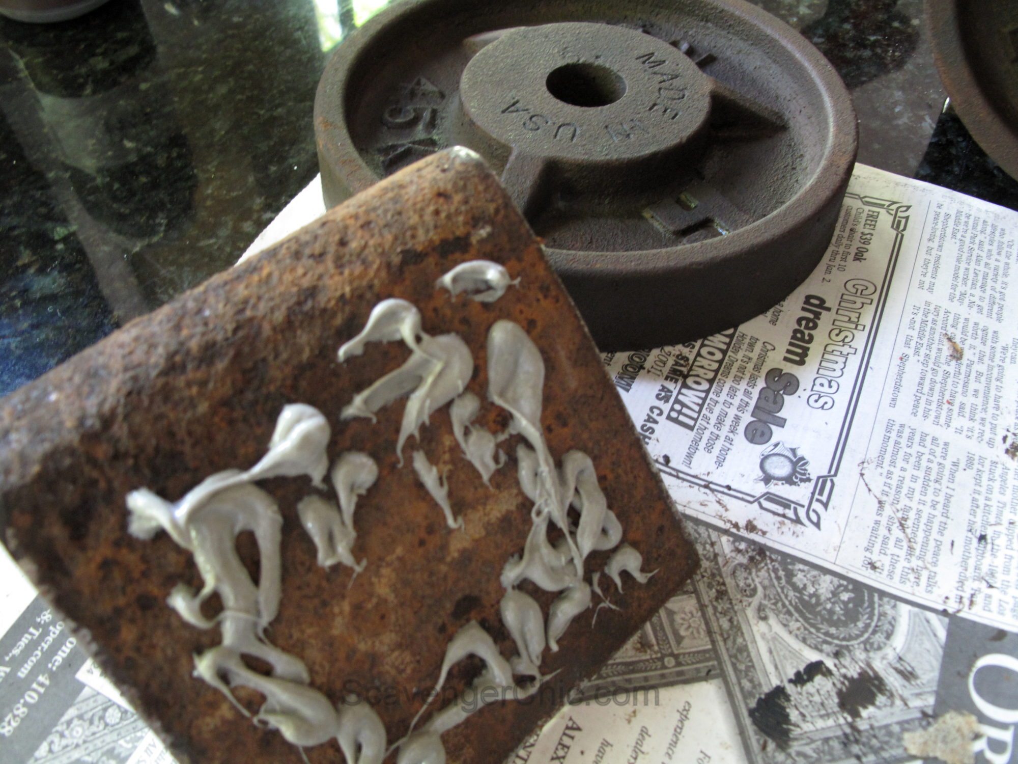 Unique Bookends using 10 Pound Weights - My Repurposed Life®