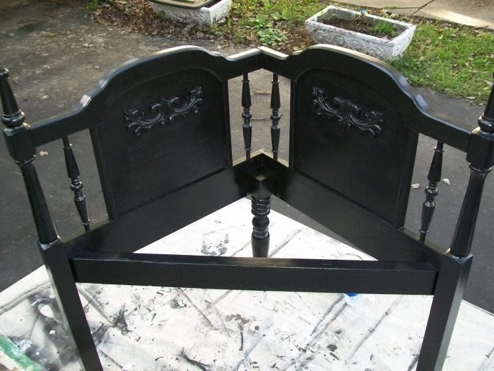 Corner Bench (headboard) - My Repurposed Life®