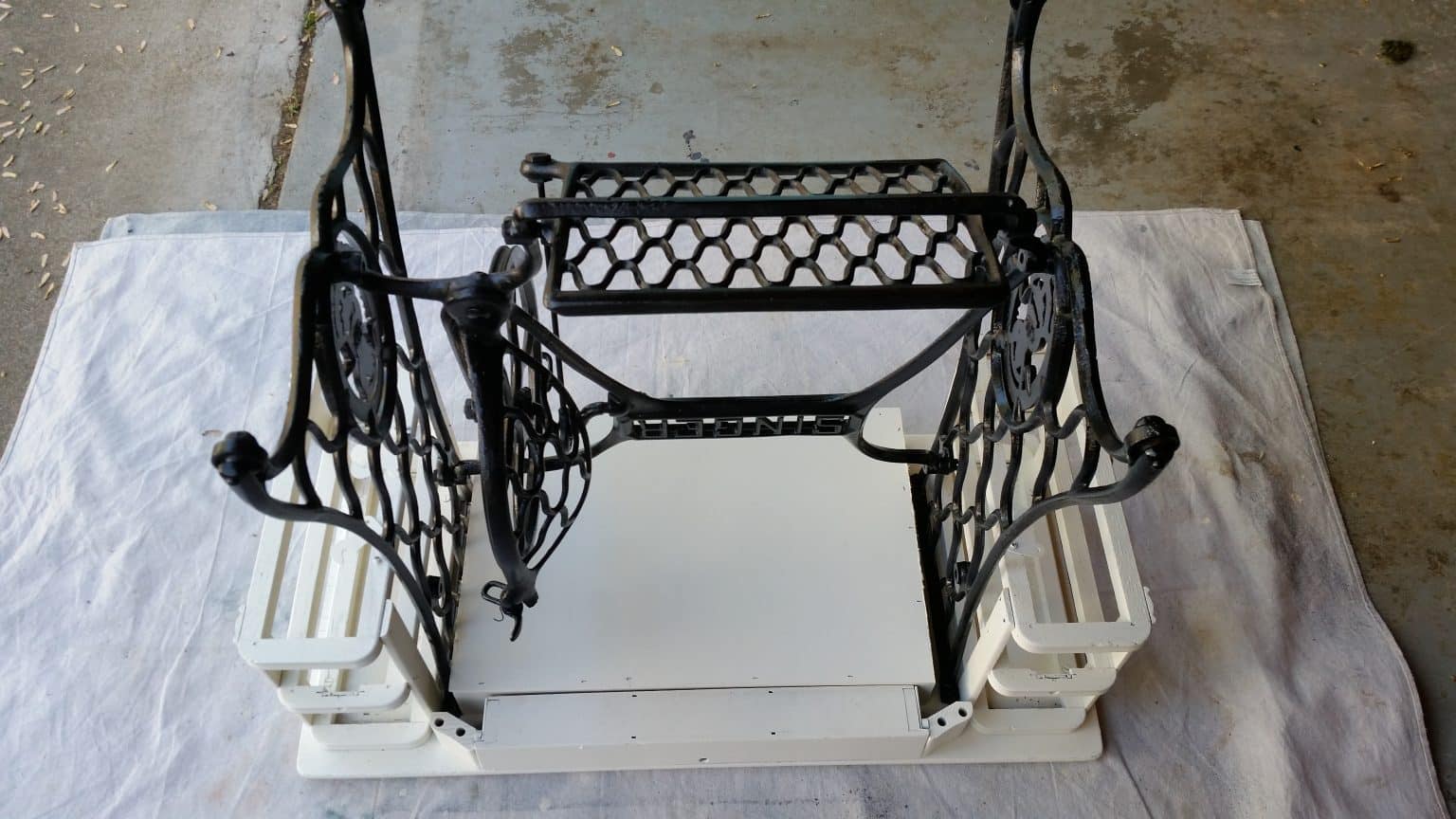 Singer Sewing Machine-MyRepurposed Life