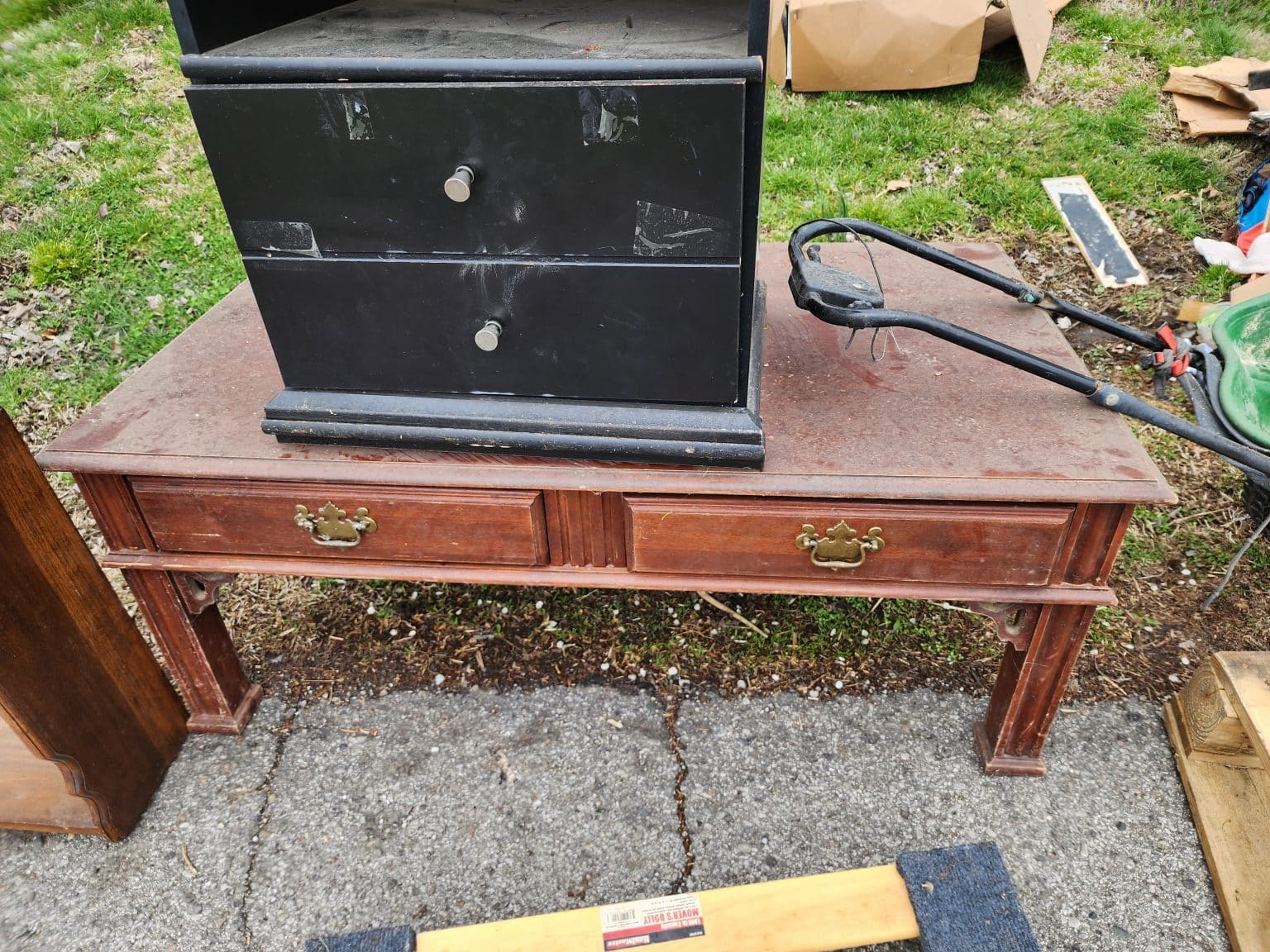 The Broyhill Coffee Table: A Free Furniture Rescue - My Repurposed Life®