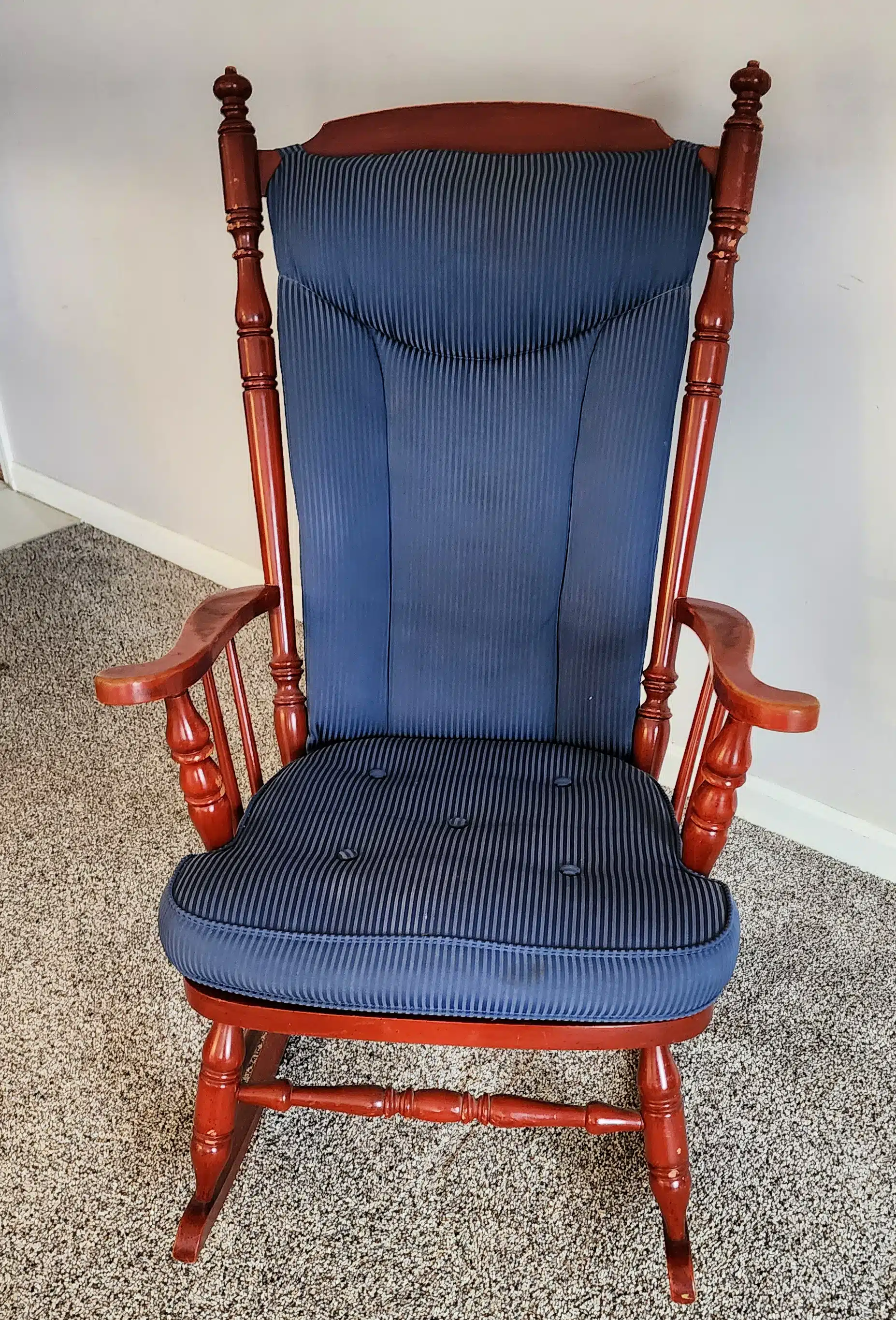 Wooden Rocking Chair Makeover - My Repurposed Life®