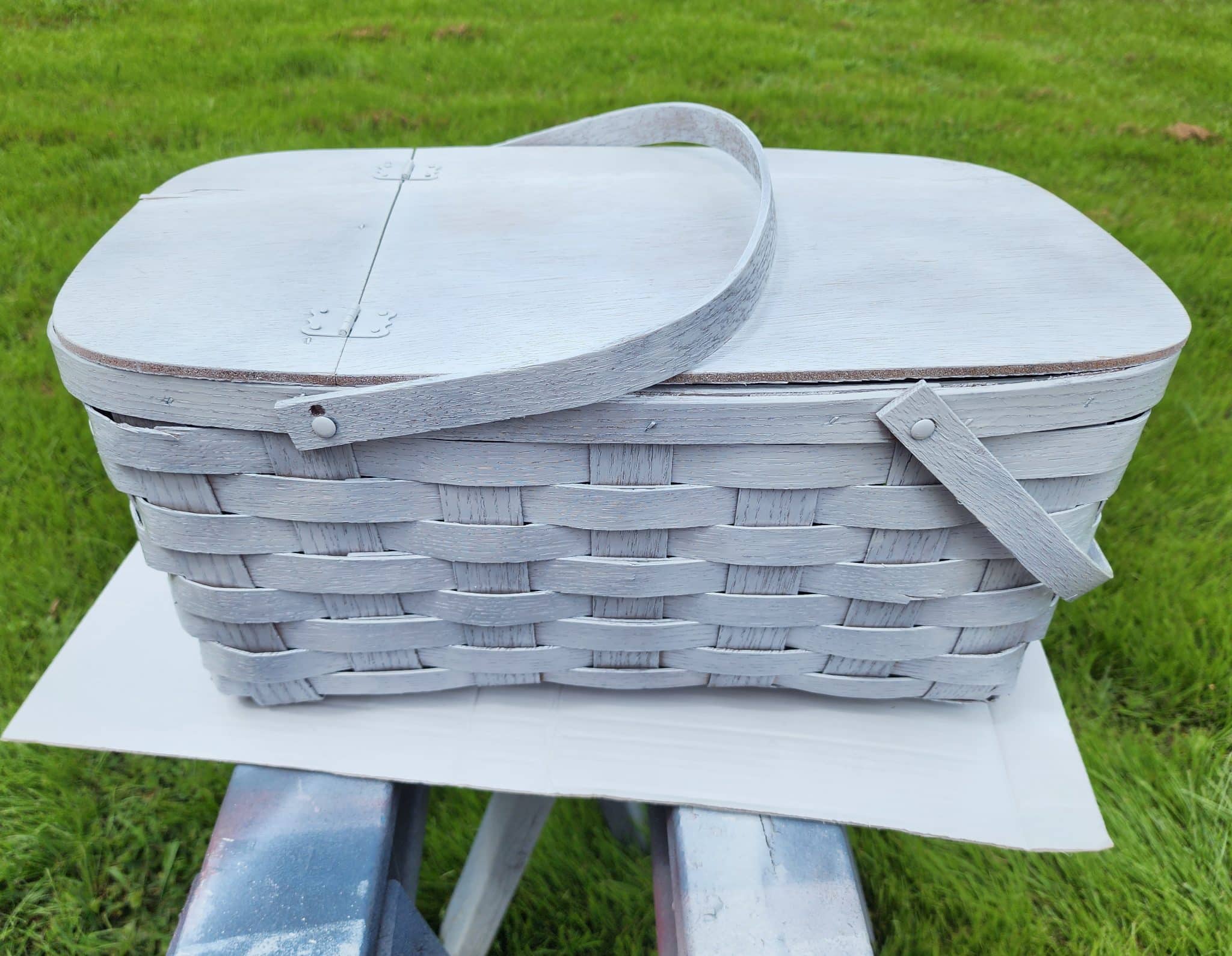 Vintage Picnic Basket Makeover - My Repurposed Life®