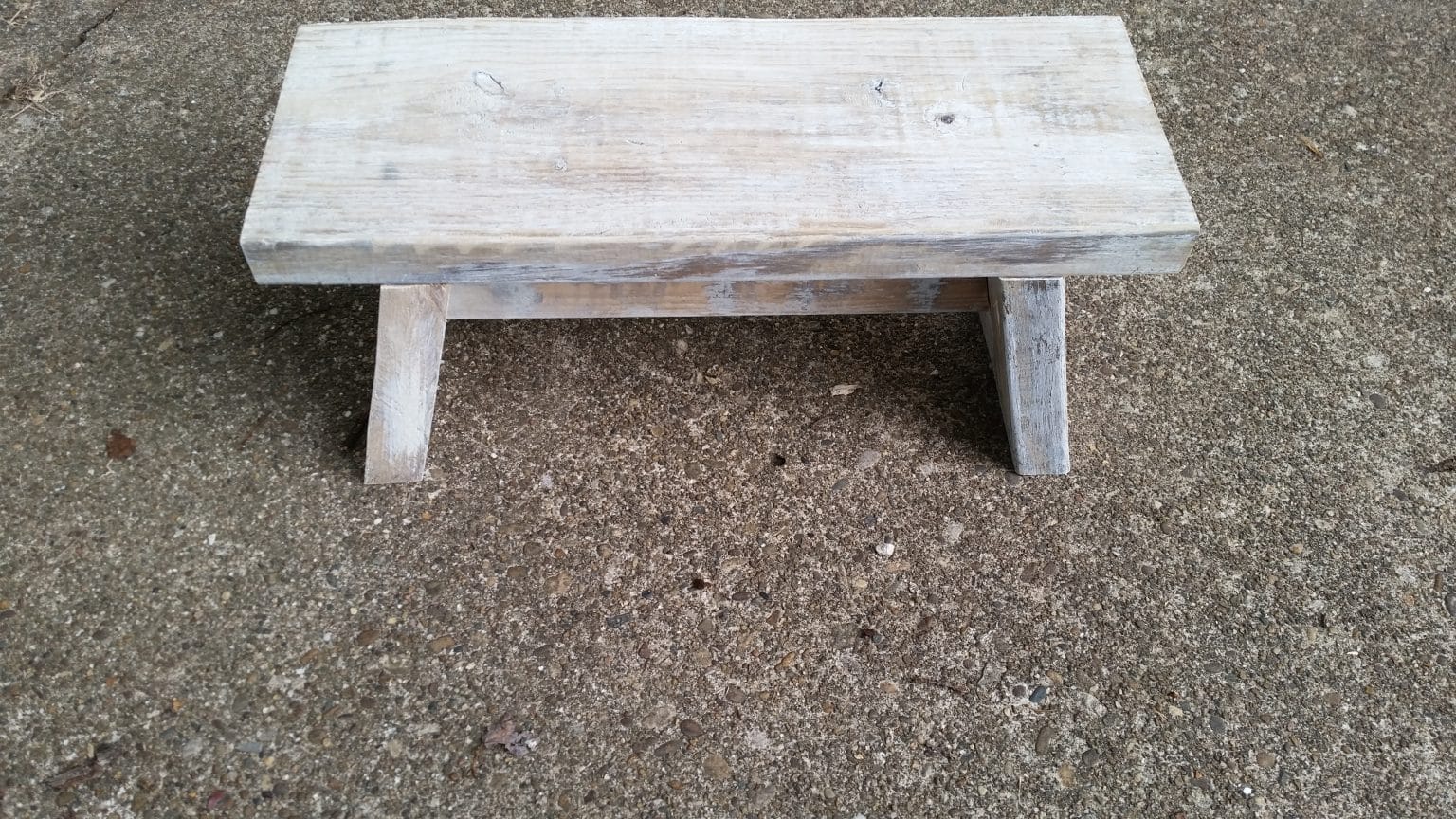 One Board Stools And Benches | Easy Tutorial - My Repurposed Life®